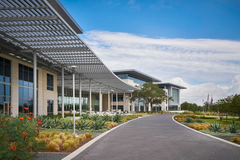 Riata Vista Corporate Campus | Cadence McShane Construction